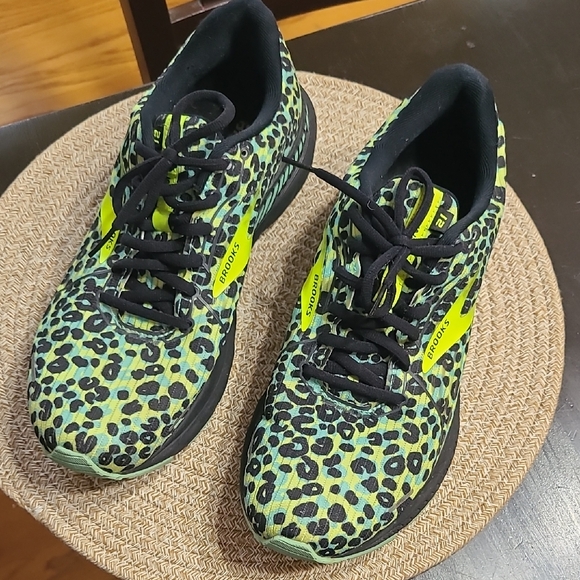 Brooks | Shoes | Brooks Adrenaline Gts 2 Run Wild Sneakers Green Black ...